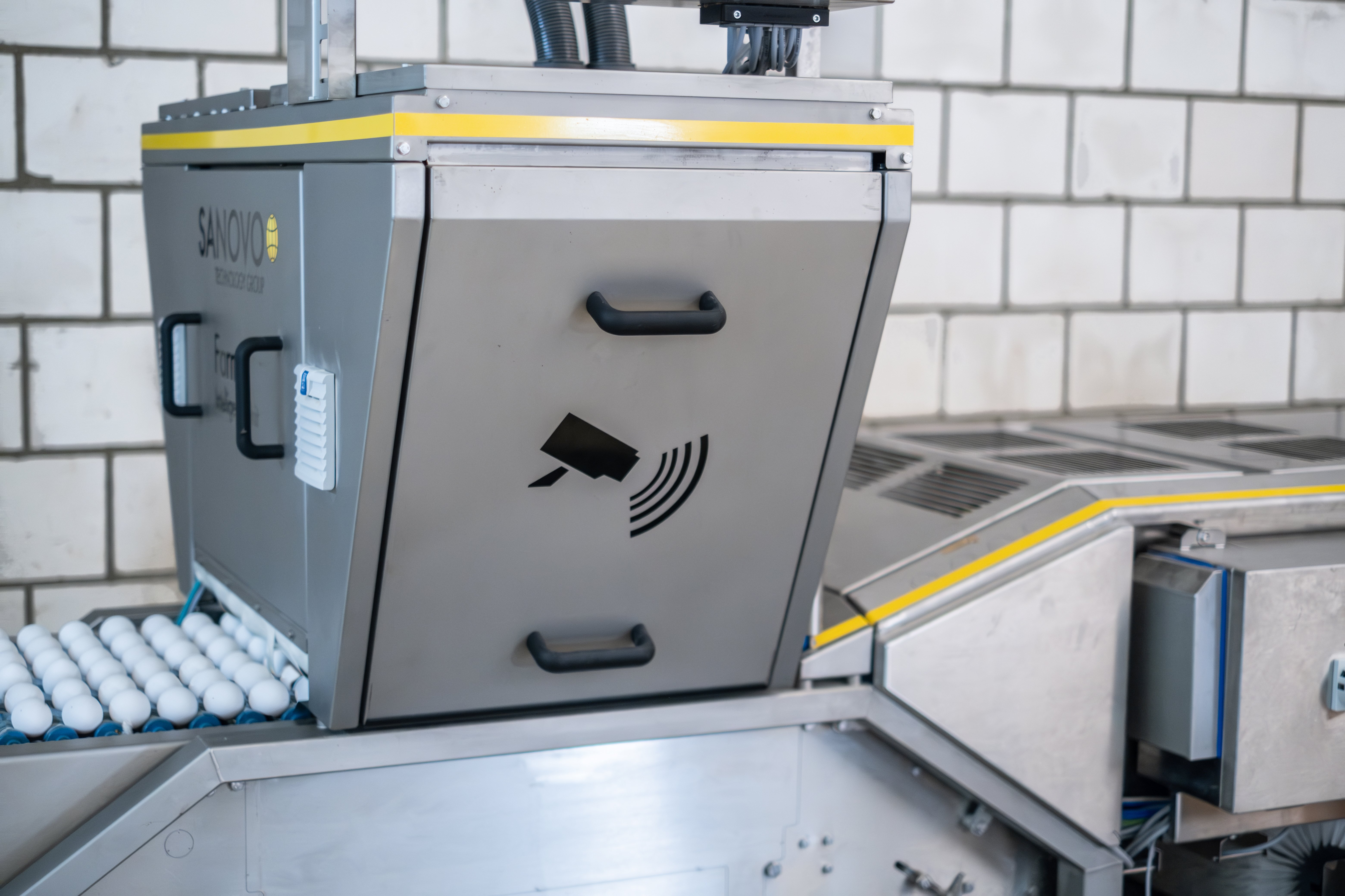 AI ægsortering | Farm Intelligence Unit af SANOVO | Sanovo Technology