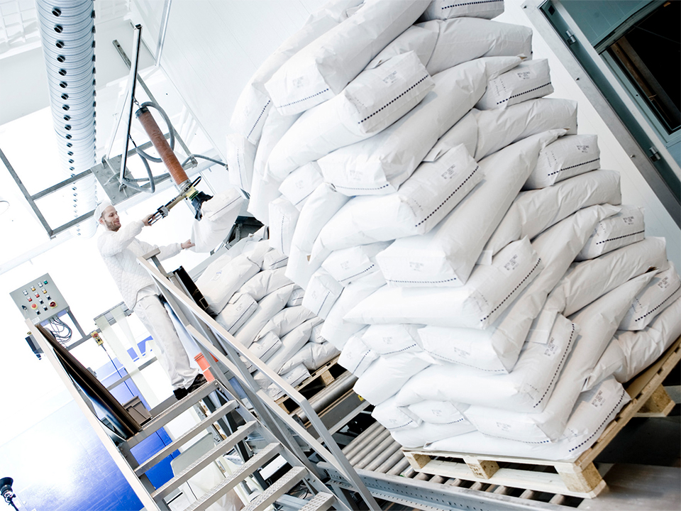 Bag-in-Box Filling Machine | Hygienic Liquid Egg Packaging | Sanovo ...