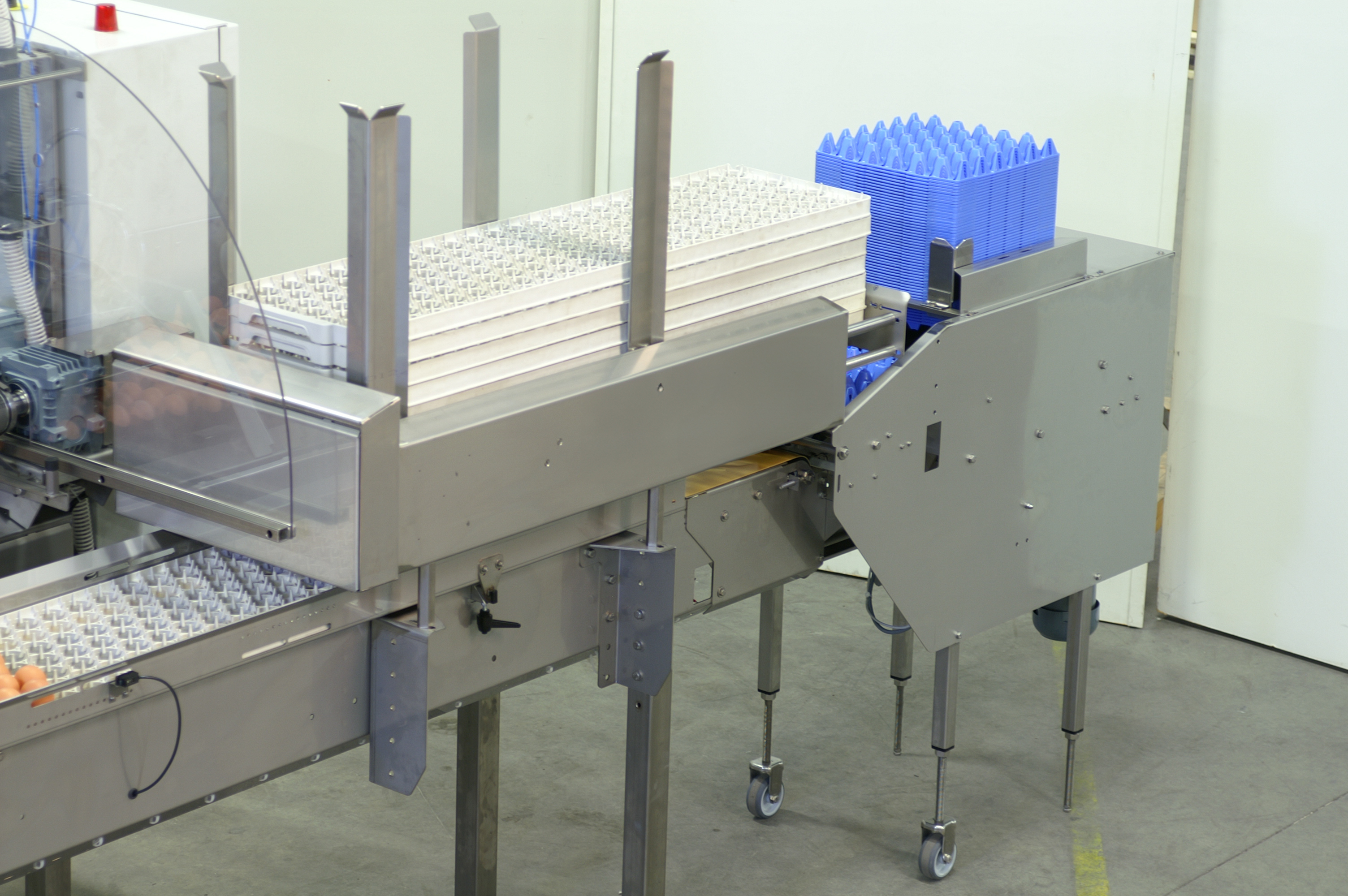 Farmpacker 24000 | Gentle and Flexible Egg Packing Solution | Sanovo ...